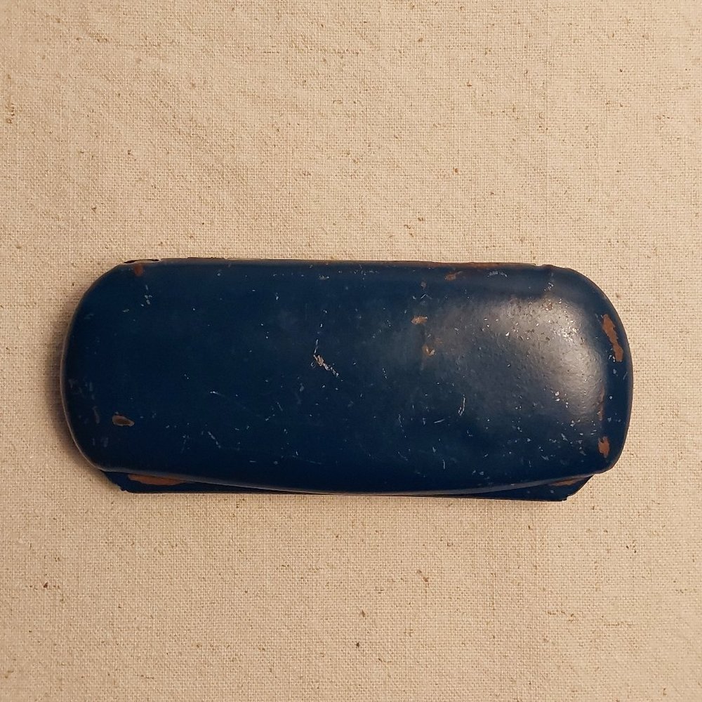 Wwii Metal Eyeglass Case From Uss Trigger - Gem